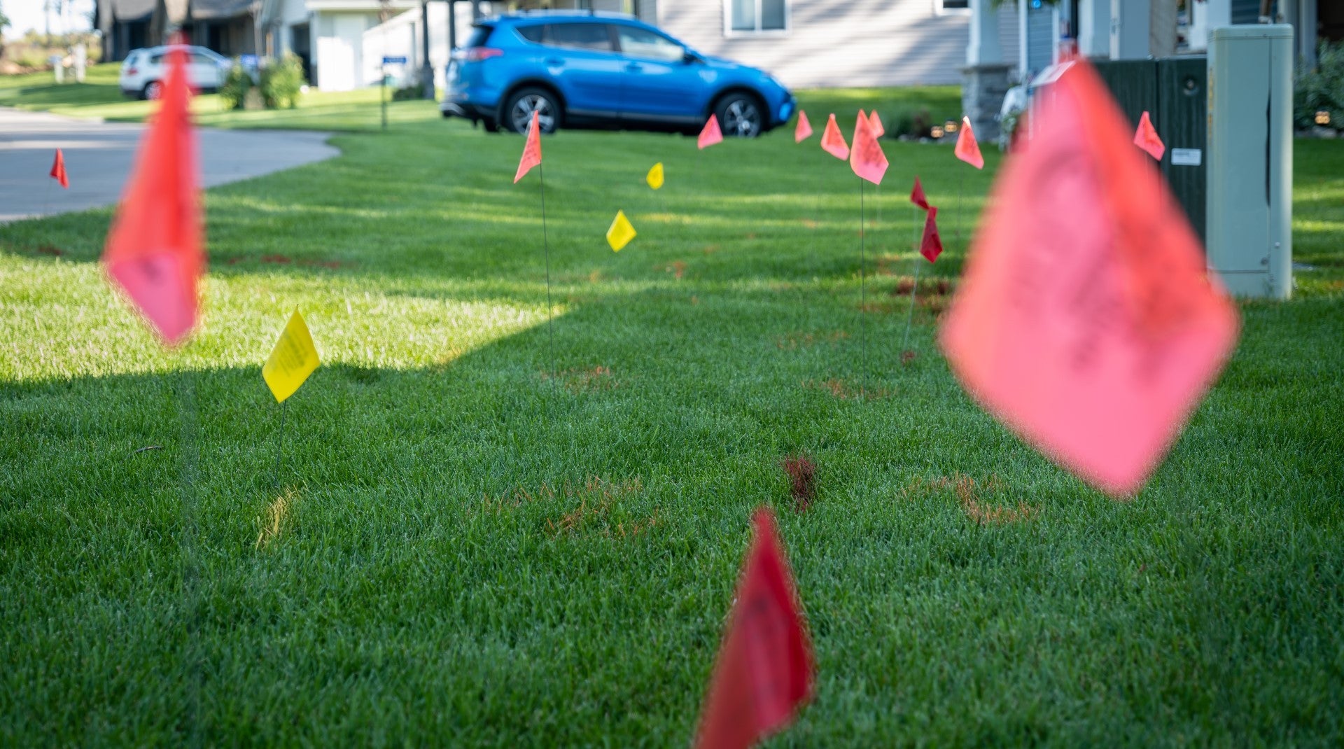 Marking Flags for Sale | Bulk Survey and Utility Flags in All Colors ...